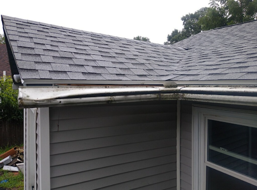 6 Telltale Signs of Asphalt Shingle Aging